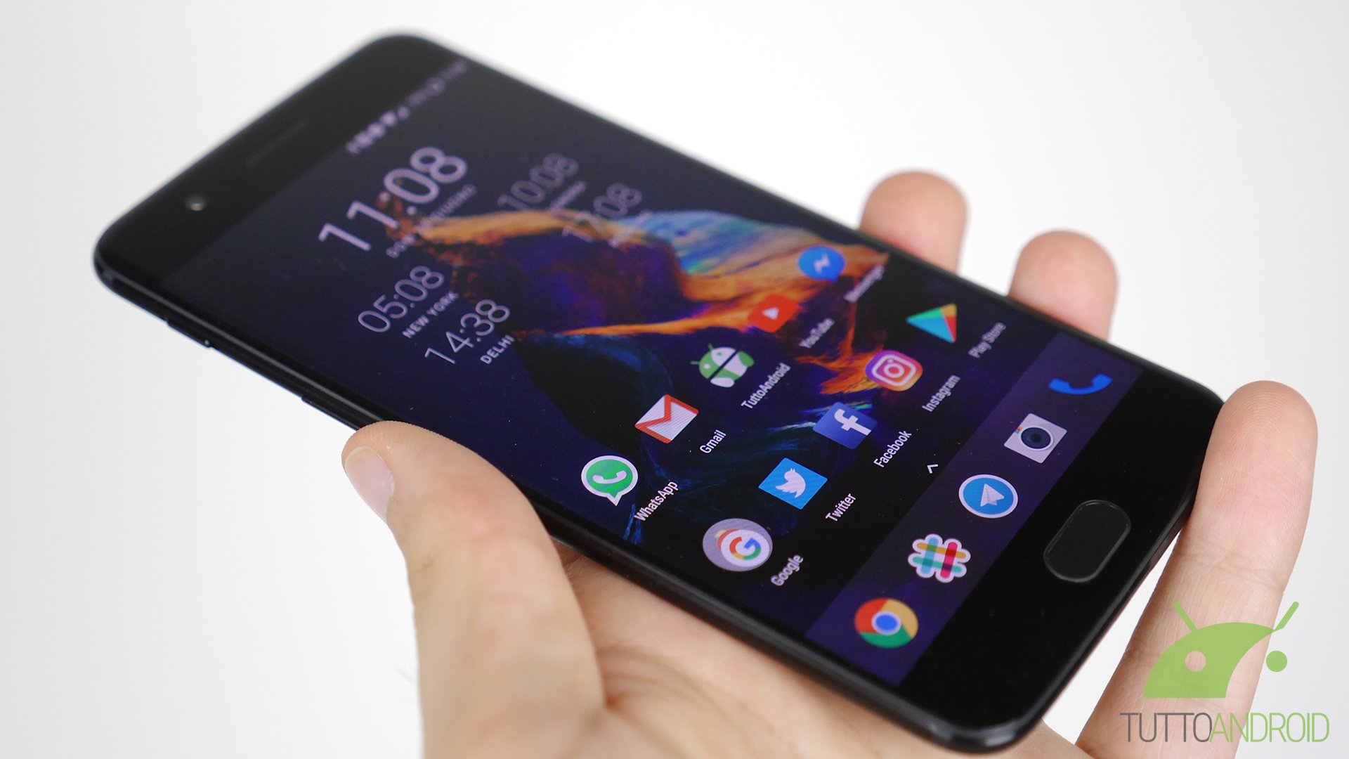 OnePlus 5 Slate Gray con 8 GB di RAM e 128 GB di storage ora è in vendita