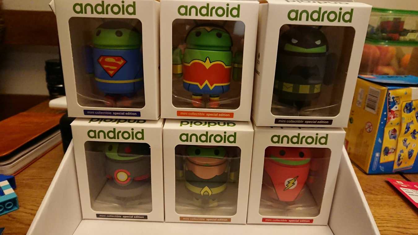 Google regala un set di Android Mini supereroi nel Regno Unito