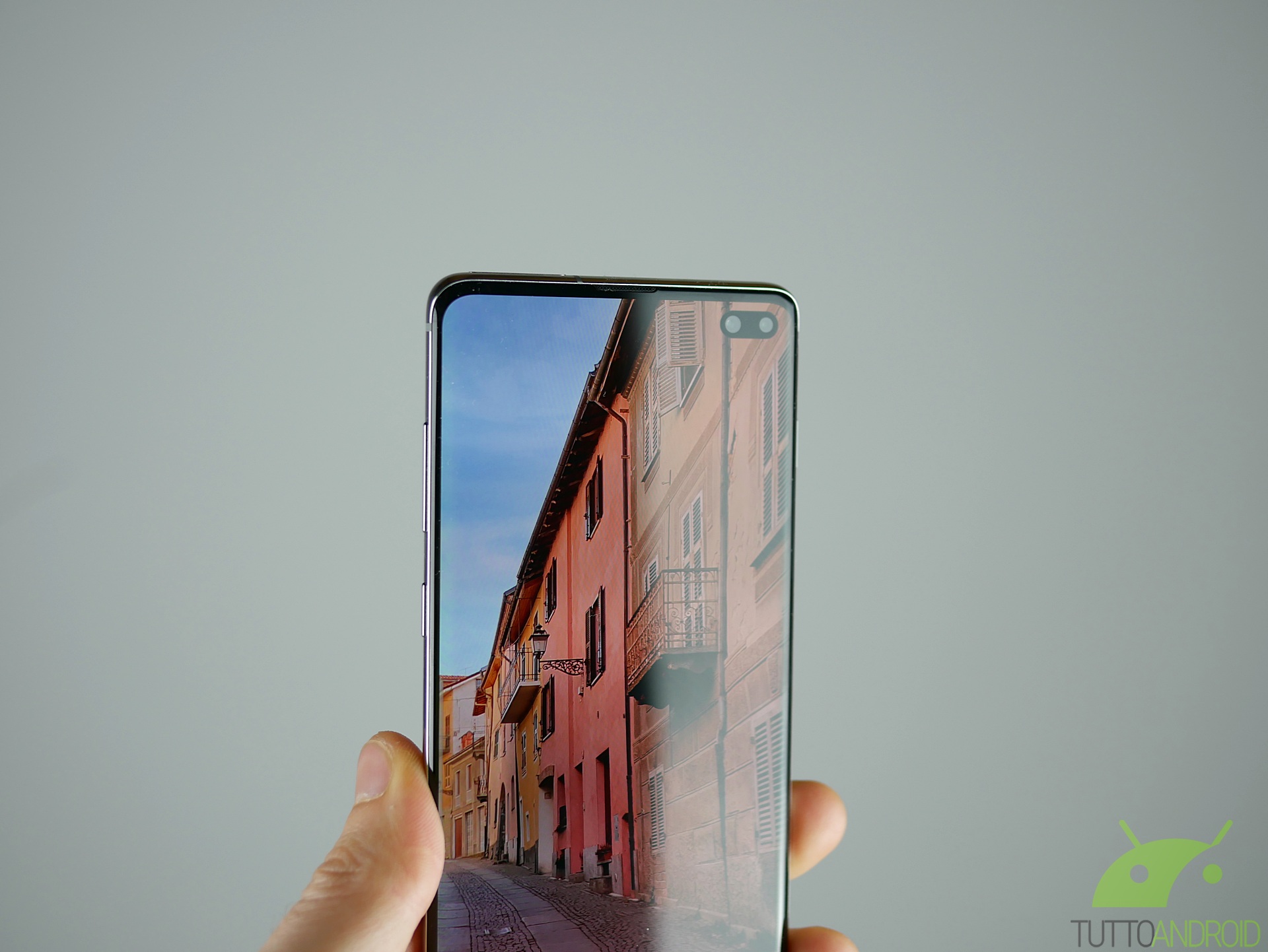 L'app BPIOL Key permette di accedere e autorizzare le operazioni di ...