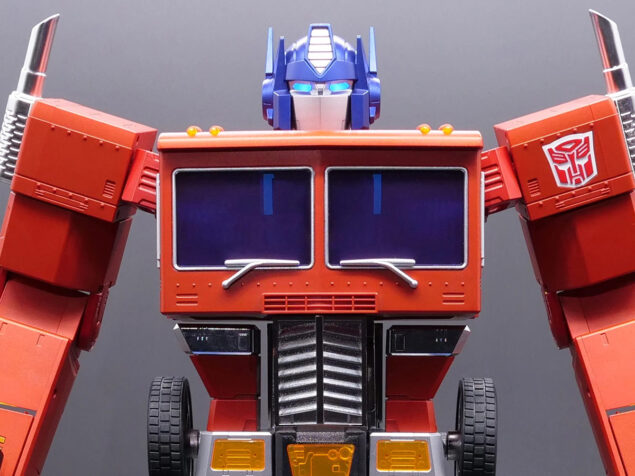 Optimus Prime prende vita grazie ad Hasbro e a Robosen Robotics
