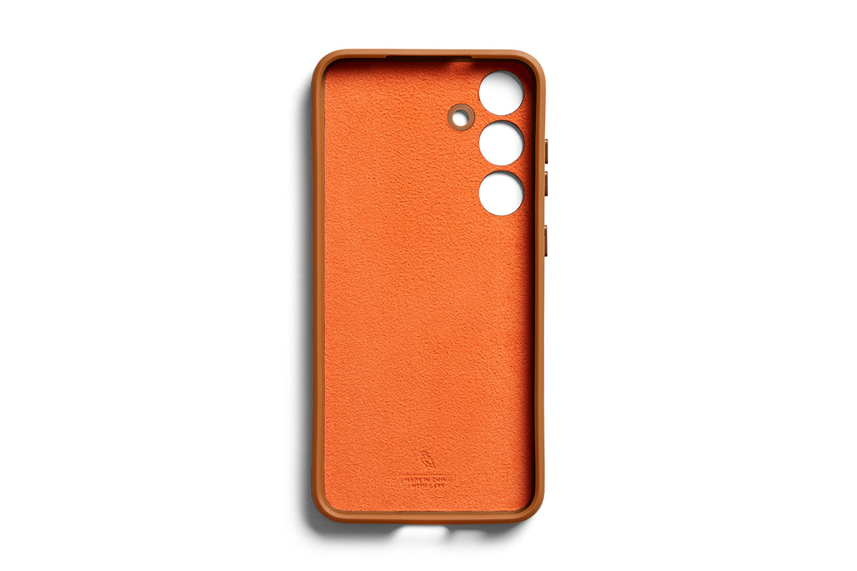 Anche i Samsung Galaxy S24 possono contare sulla protezione elegante di ...