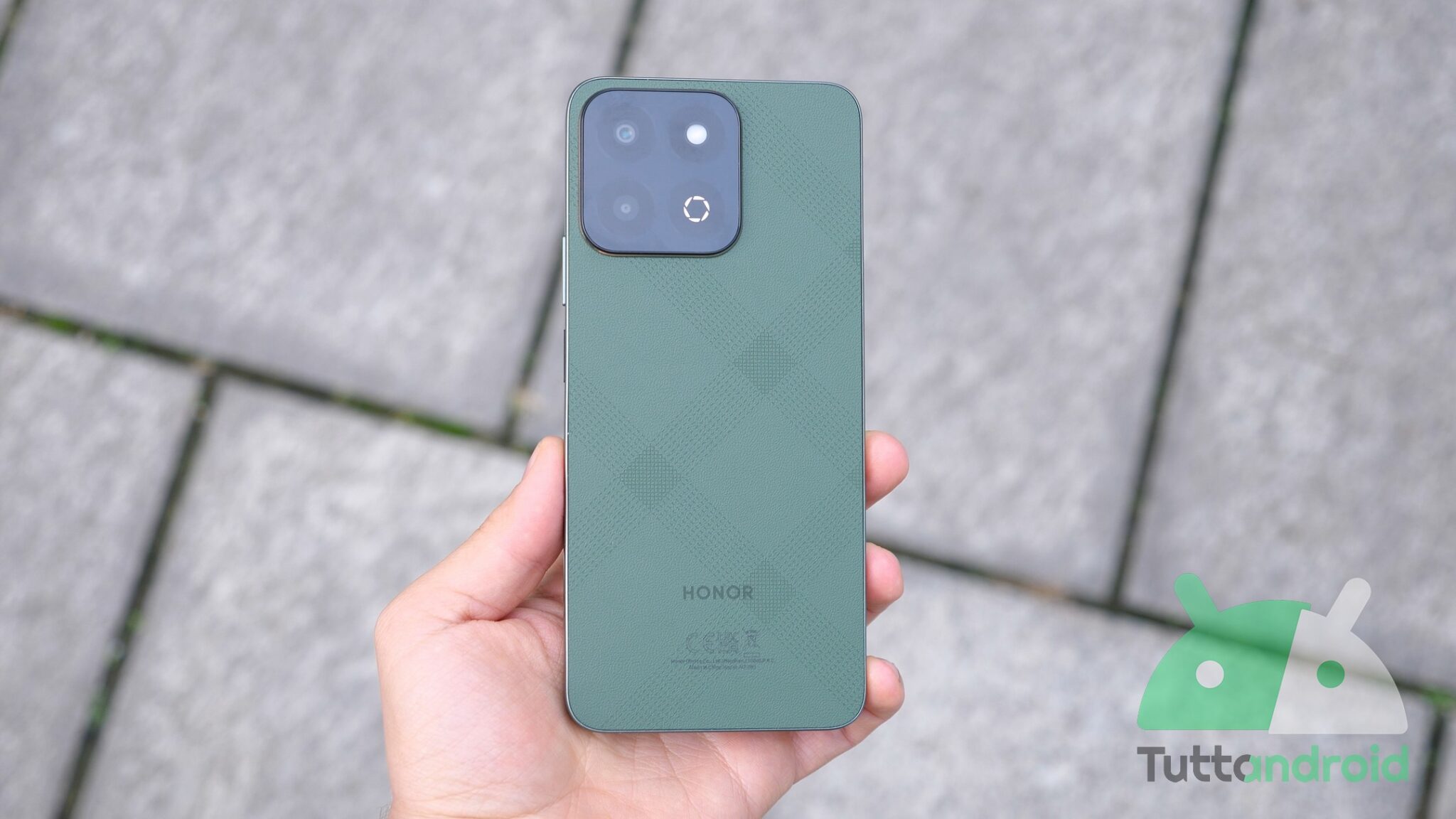 Recensione Honor 200 Smart: tanta memoria, prezzo contenuto e se cade ...