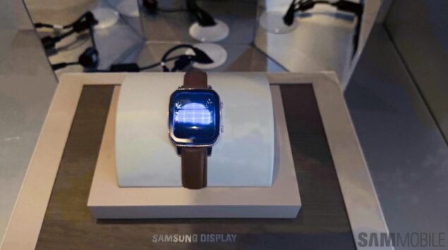 Samsung mostra il primo display MicroLED al mondo per smartwatch