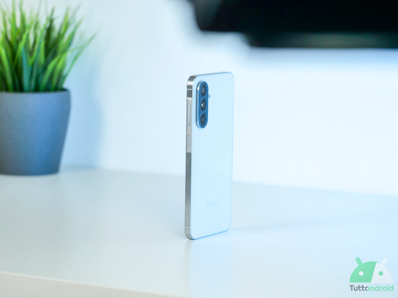 Recensione Samsung Galaxy A56: un medio gamma coi fiocchi che sembra un ...