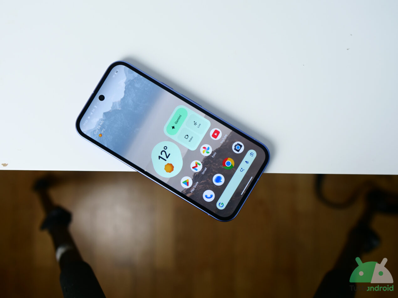 Se la barra di ricerca di Pixel Launcher vi sembra diversa c'è un motivo